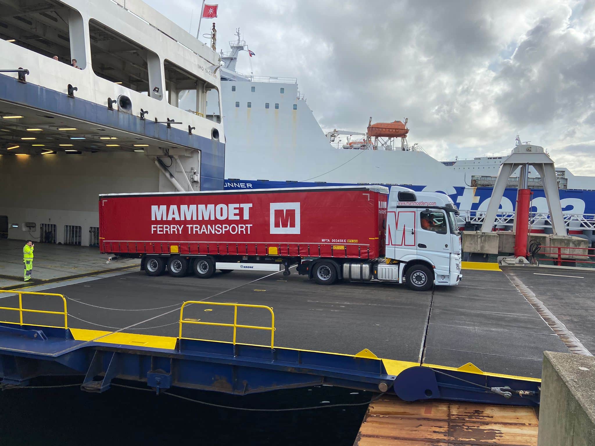 Freight Shipping European Destinations -Mammoet Ferry Transport